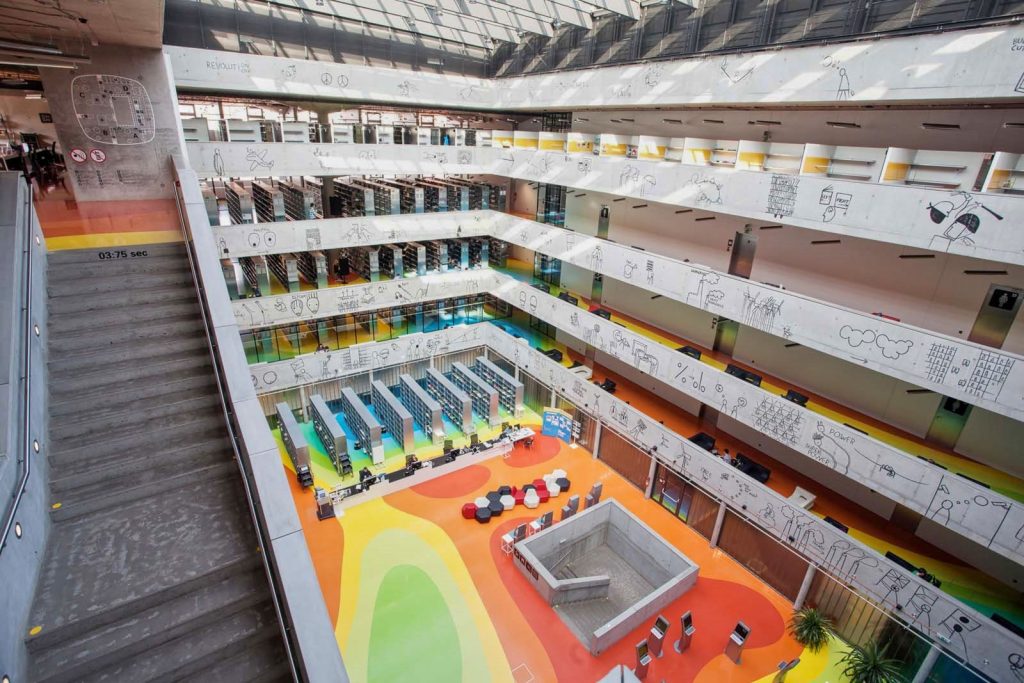 Národní technická knihovna v Kampusu Dejvice | Studuj VŠCHT